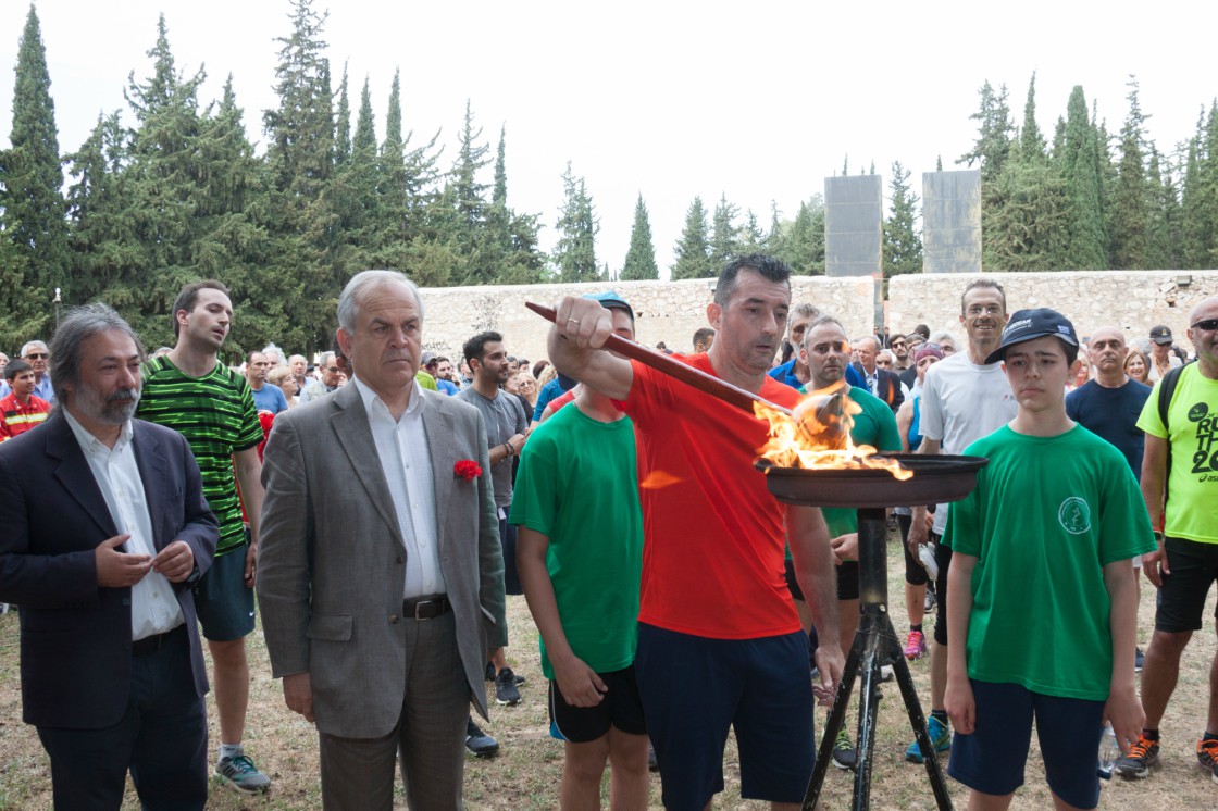 Λαμπαδηδρομία Μνήμης για τη Θυσία των 200 εκτελεσμένων κομμουνιστών την ...