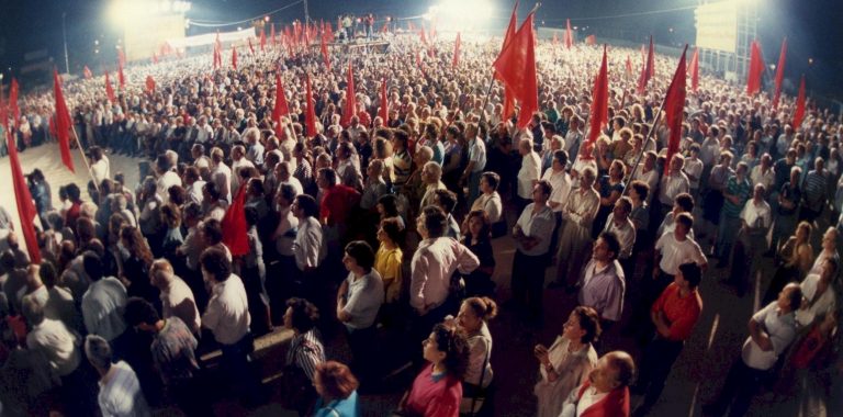 Η ιστορία του Φεστιβάλ ΚΝΕ-Οδηγητή μέσα από τις αφίσες του και ...