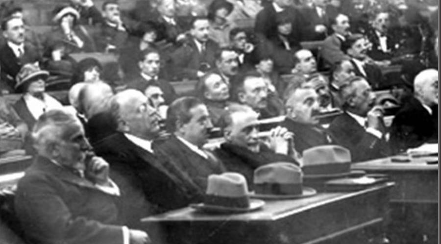 Η δίκη και εκτέλεση των "Έξι" - Μια βολική συσκότιση ενός εγκλήματος ...