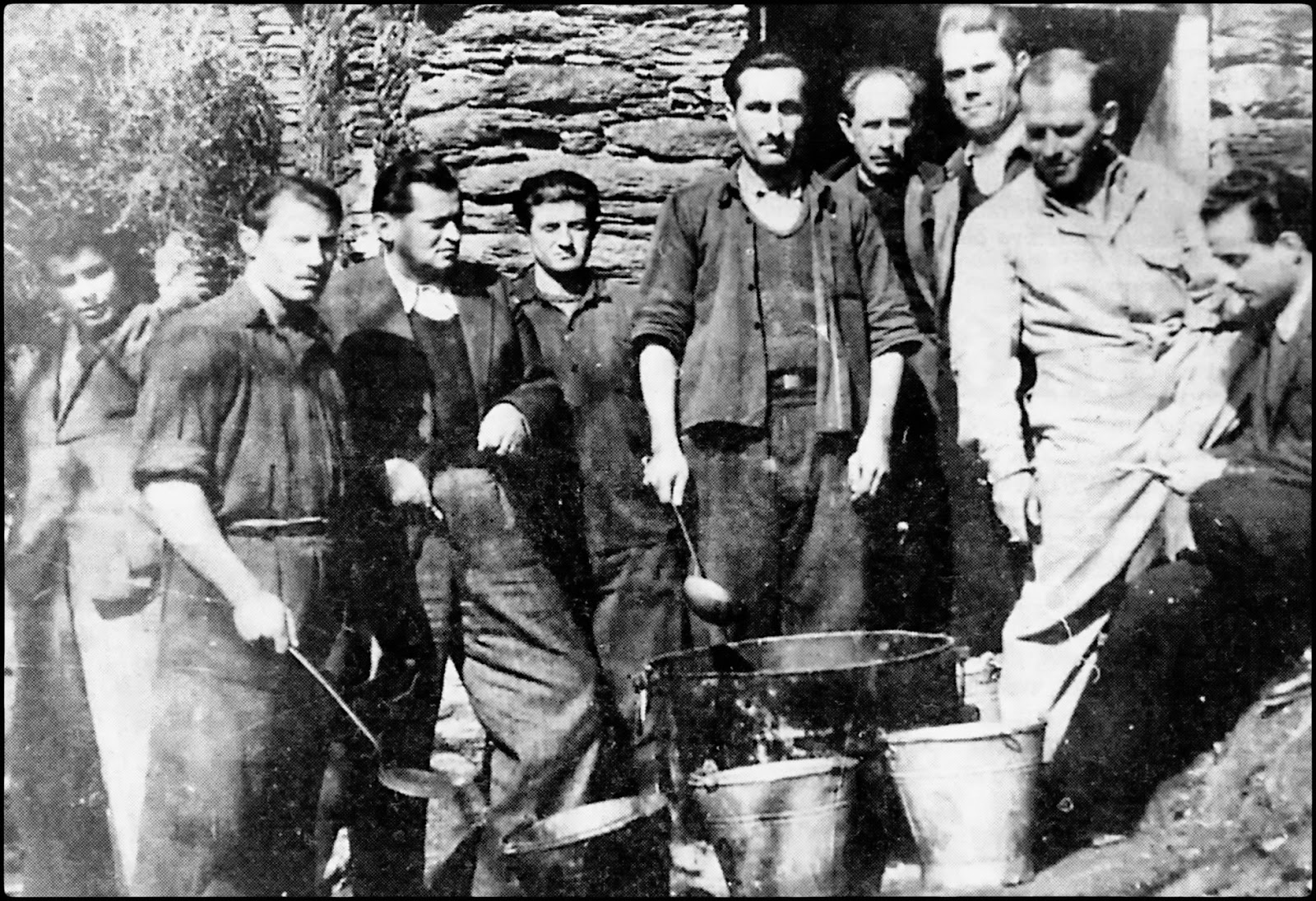 Πώς η Ικαρία έγινε κόκκινος βράχος - Κατιούσα