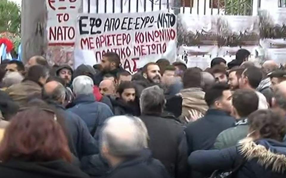 Οι Συριζαίοι είναι του Πάιατ τα παιδιά, στο Πολυτεχνείο δεν έχουνε ...