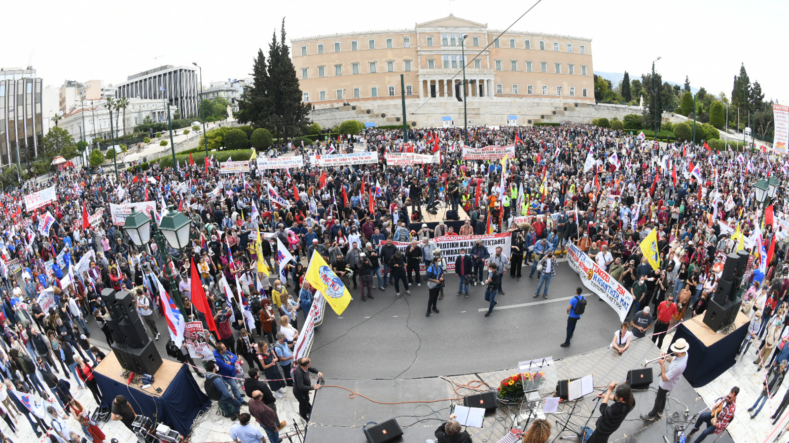 «Από το Σικάγο στην Καισαριανή, ζήτω η 1η Μάη κι η πάλη η ταξική ...