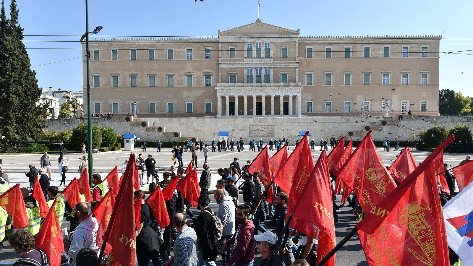 Επιβεβαιώνει το ΚΚΕ η τροπολογία για την απαγόρευση συμμετοχής στις ...