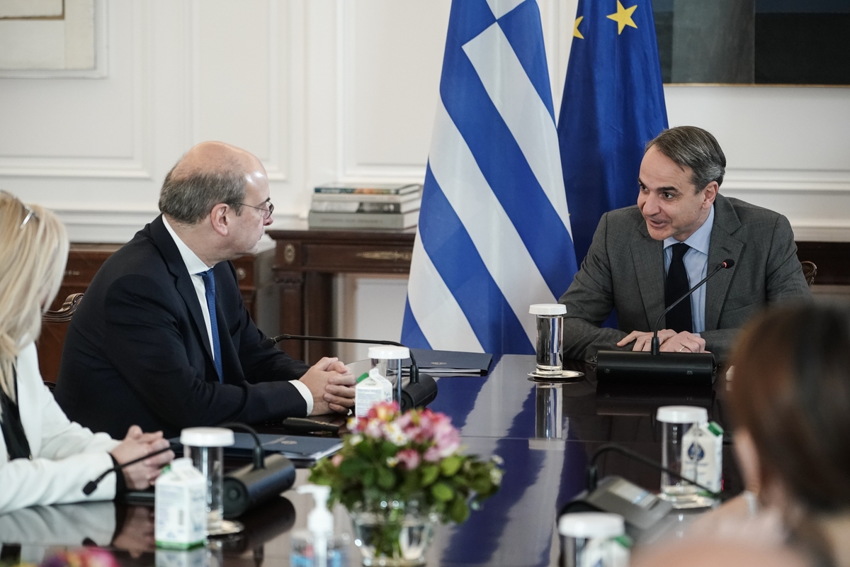 Αύξηση-εμπαιγμός στον κατώτατο μισθό - ΚΚΕ: Βαθιά γελασμένη η κυβέρνηση ...