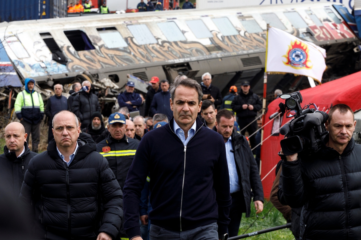 Σιδηροδρομικό δυστύχημα στα Τέμπη: Στο «ανθρώπινο λάθος» φορτώνει τις ...