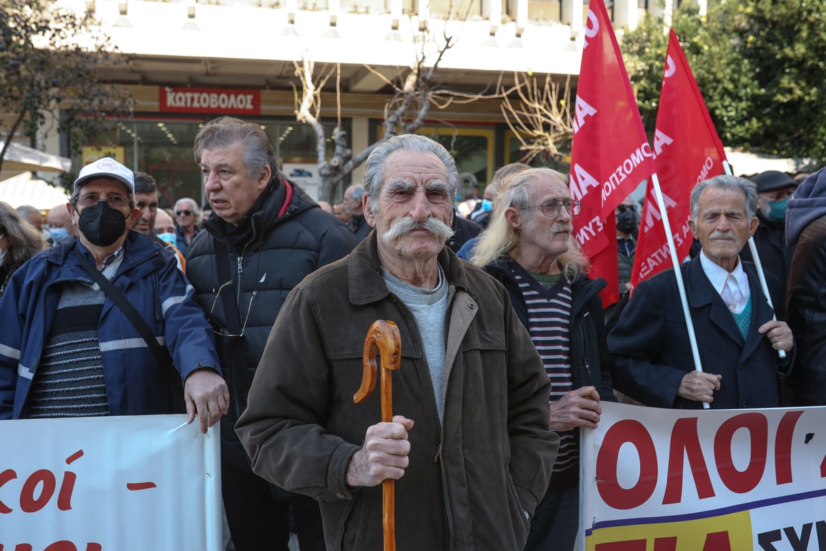 Δουλειά μέχρι τον θάνατο; - Κατιούσα