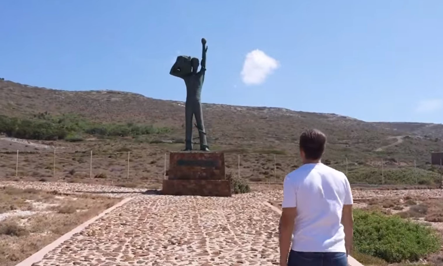 Προεκλογική πασαρέλα Κασσελάκη στη Μακρόνησο: Ποιος έχασε την ντροπή ...
