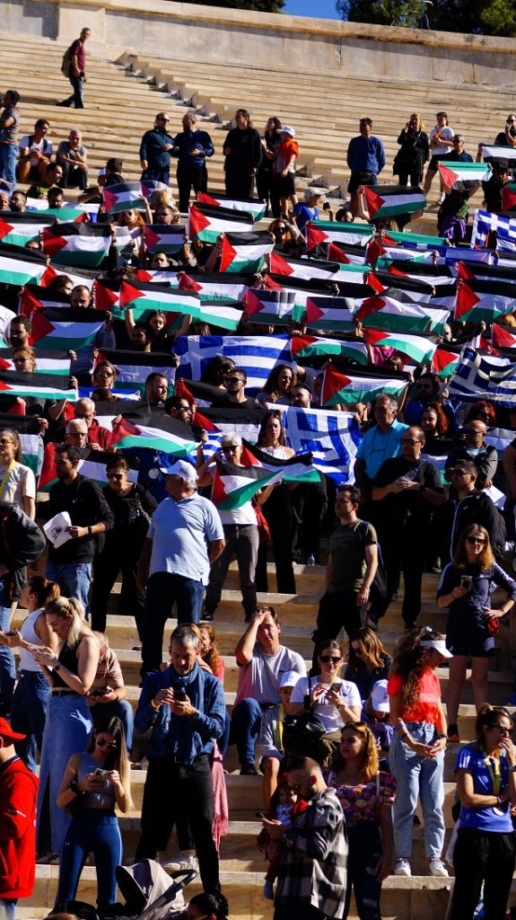 40ος Αυθεντικός Μαραθώνιος Αθήνας: Ψηλά η σημαία της Παλαιστίνης ...