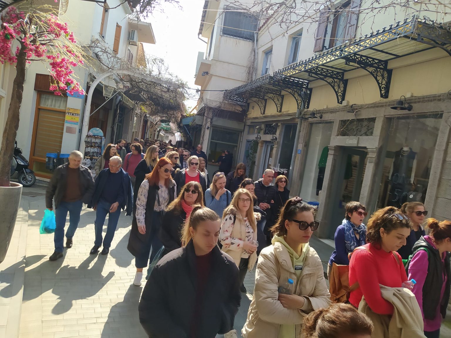 ΑΠΕΡΓΙΑ 28 Φλεβάρη | Δυναμική απεργιακή συγκέντρωση και πορεία στη ...