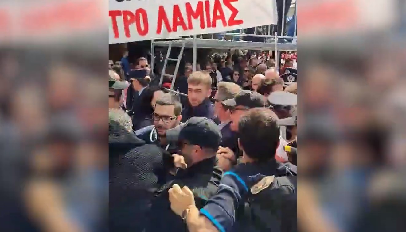 Βία και καταστολή από την κυβέρνηση σε βάρος των εργαζομένων της ΛΑΡΚΟ ...