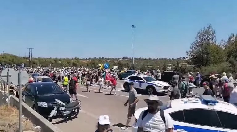 ΚΑΤΩ ΤΑ ΧΕΡΙΑ ΑΠΟ ΤΗ ΛΑΡΚΟ! | Μεγάλη απεργιακή συγκέντρωση και ...