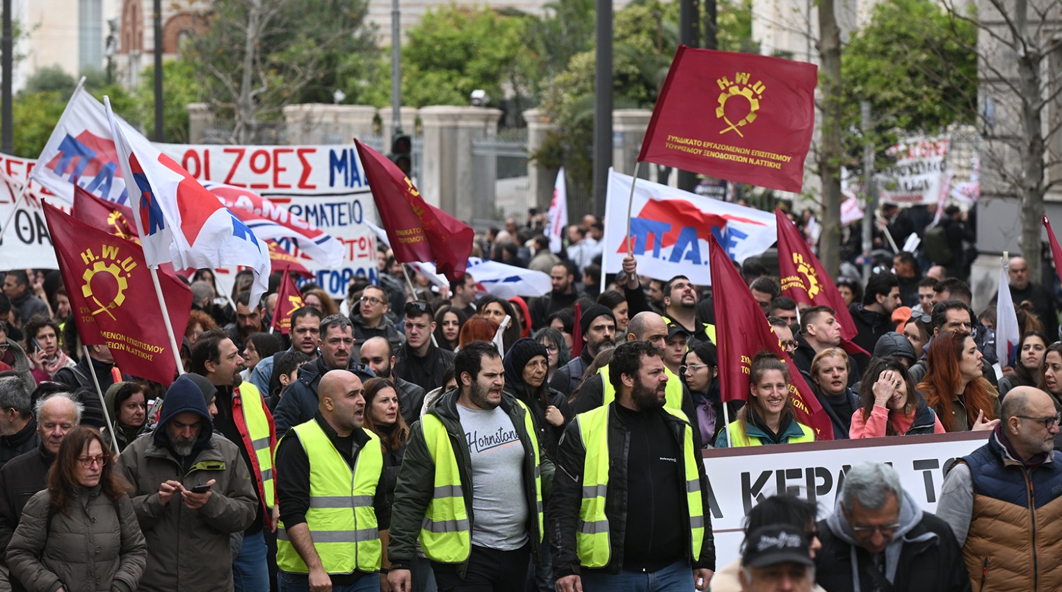 Κατιούσα - ...βολή στους βολεμένους